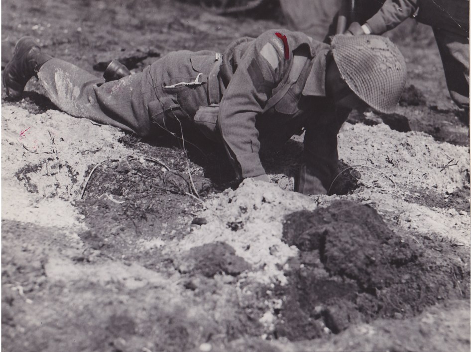 D-Day Rifleman | The Queen's Own Rifles of Canada Regimental Museum and ...