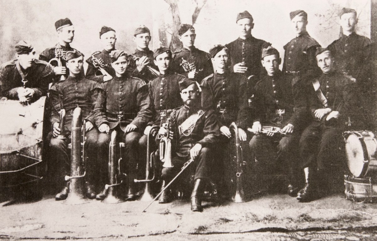 New Grave Marker for Bugle Major Swift | The Queen's Own Rifles of ...